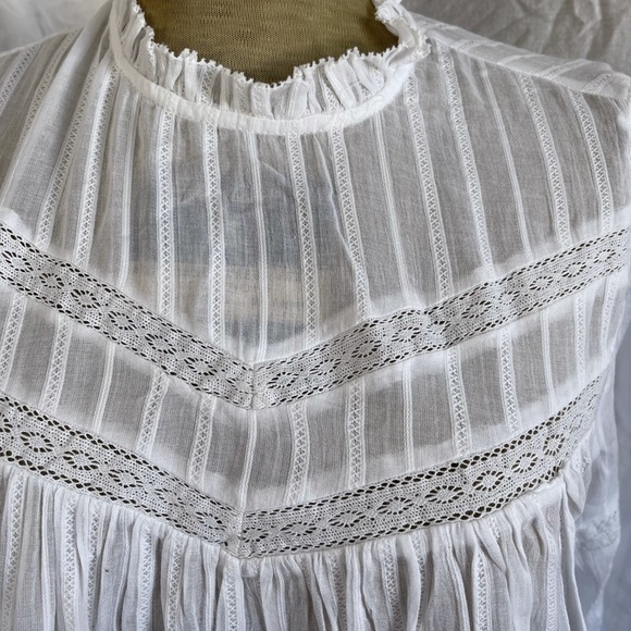 Universal Thread | Tops | Universal Thread White Ruffle Neck Peasant ...